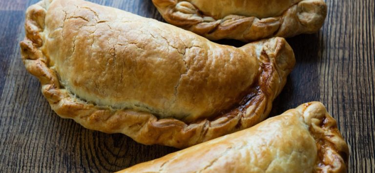 Traditional Upper Peninsula (UP) Michigan Pasties Recipe #Food